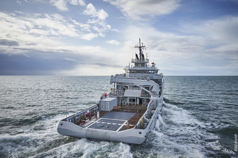 La DGA procède à la réception du ‘RHONE’, le deuxième BSAH réalisé par ...